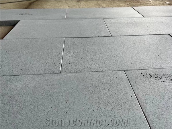 Grey Basalt With Cat Paws - StoneContact.com