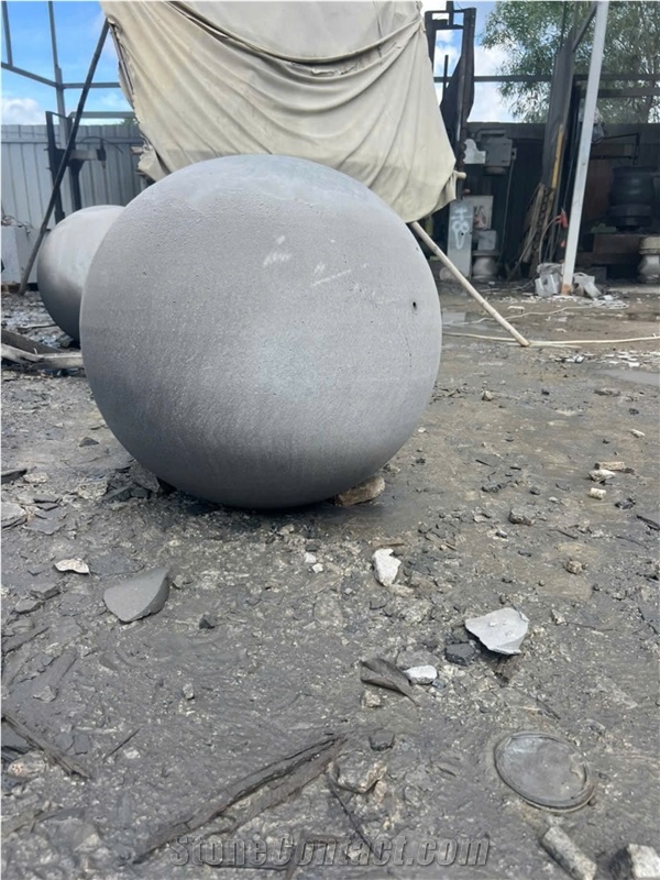 Basalt Barriers - StoneContact.com