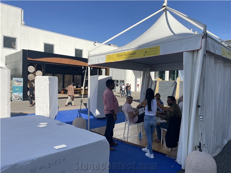 White Marble Viet Nam Cube - StoneContact.com