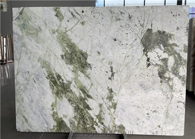Green Walls And Floors - StoneContact.com
