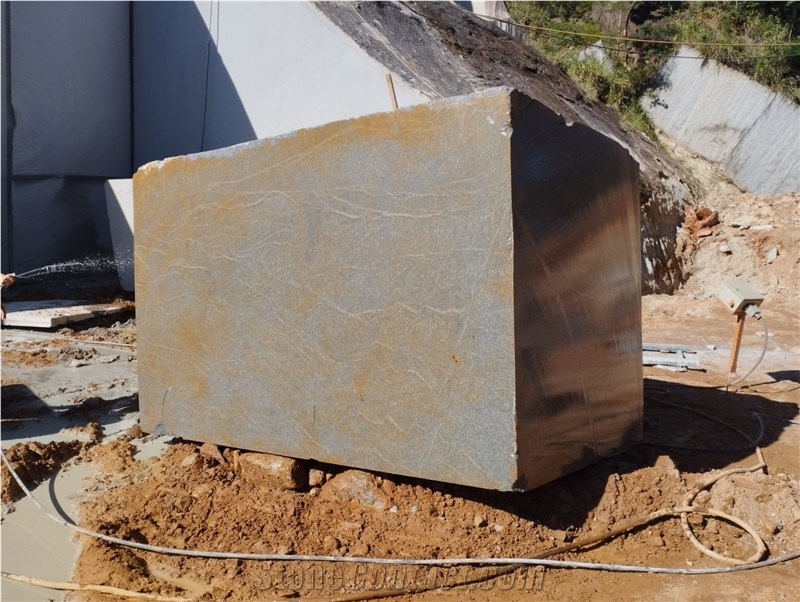 Super Grey Granite Blocks - StoneContact.com