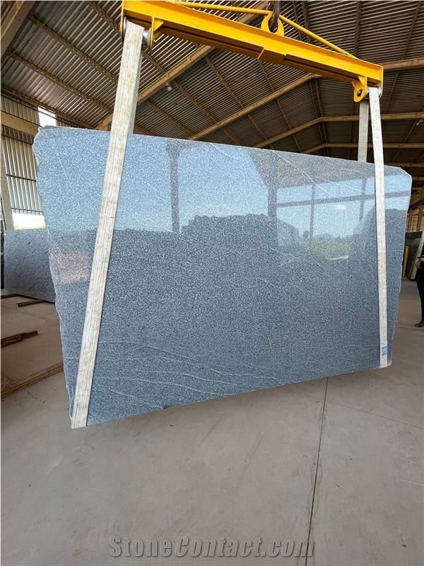 Super Grey Granite Blocks - StoneContact.com