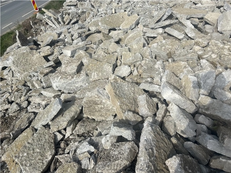 Pitched Limestone Boulders from Estonia - StoneContact.com