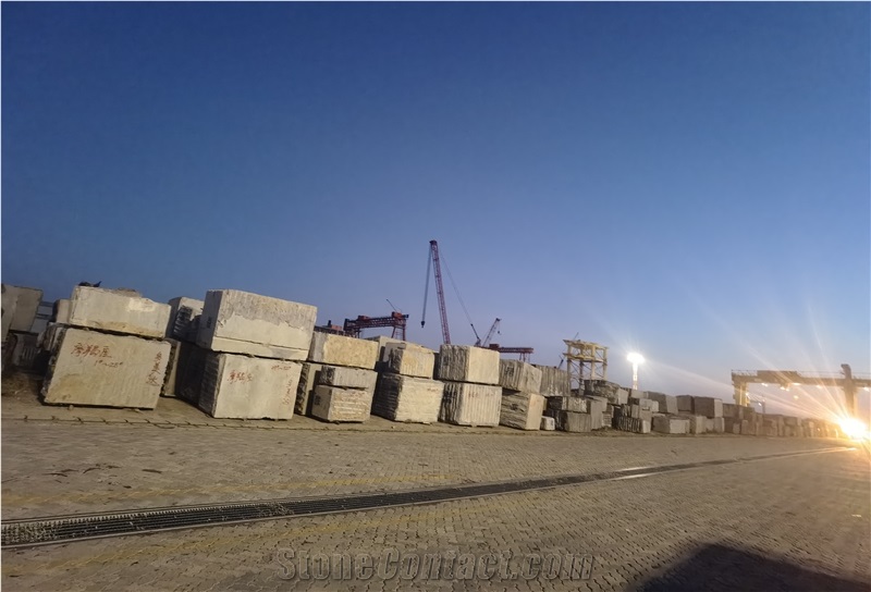 Kingfisher Blue Granite Quarry - StoneContact.com